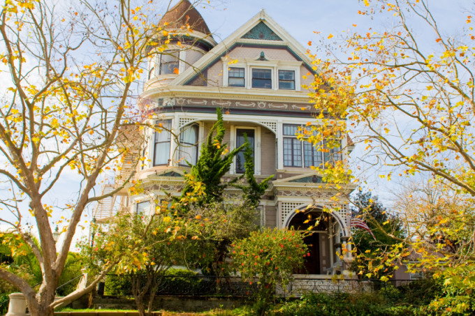 Klasik dan Elegan ala Rumah Bergaya Victorian | Smartmama